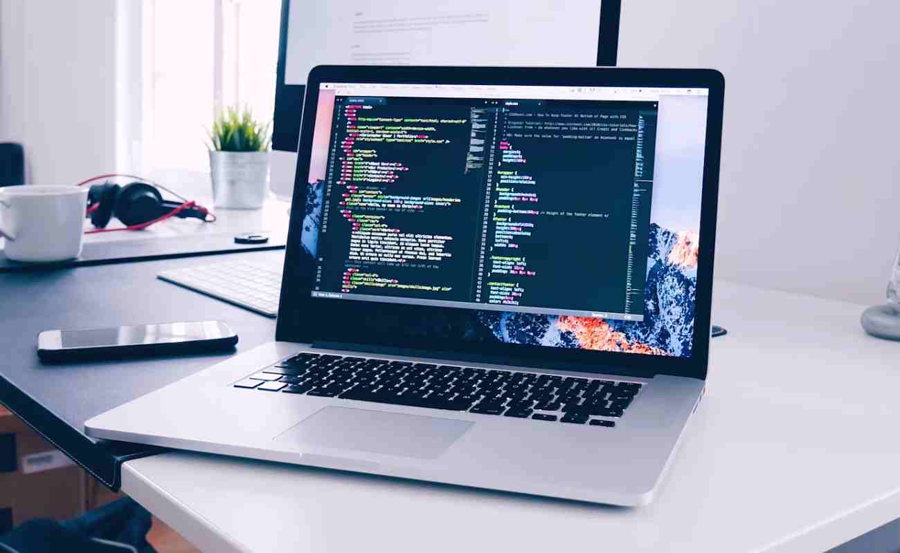 ওয়েব ডেভেলপার হিসেবে সফল ক্যারিয়ার গড়ার উপায় - Banglatech24.com
